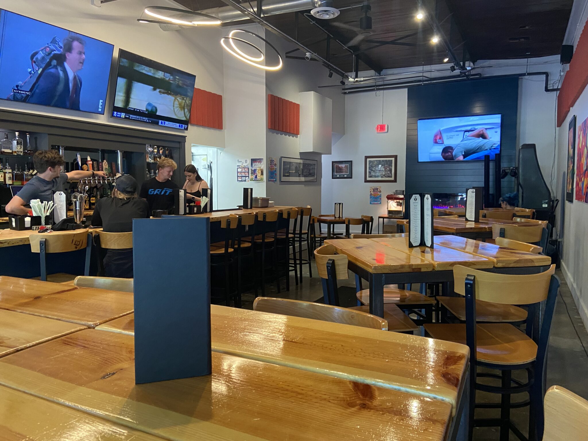 Moon Winks Café and Tavern Offers Dining Options from Morning to Night ...